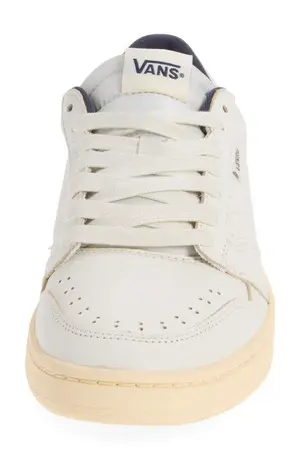 VANS Court Low Leather Sneaker