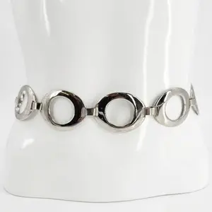 MADISON BEVERLY HILLS Vintage Silvertone Chain Link Circle Belt