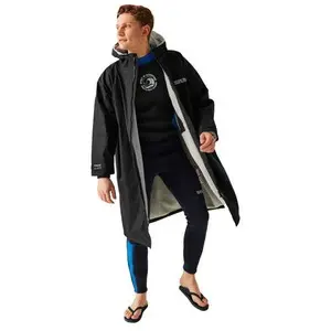 REGATTA Gender Inclusive Waterproof Fleece Lined Changing Robe Black