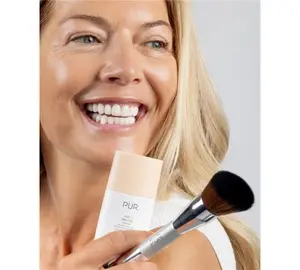 PUR MINERALS 2-in-1 Foundation & Finishing Brush