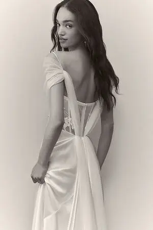 DIVINE ATELIER Biaga Gown