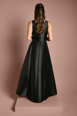Coast Fit And Flare Sleeveless Dress With Notch Neckline - Black