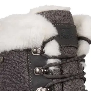 TRESPASS Raegan Walking Boots