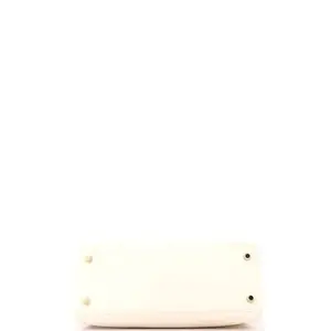 Hermès Kelly Handbag Light Togo With Gold Hardware 28