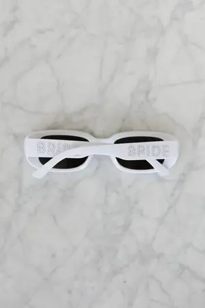 UNTAMED PETALS Bride Sunnies