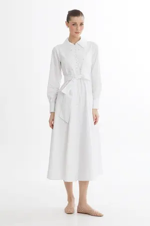 GIZIA Embroidered Detail Midi Dress