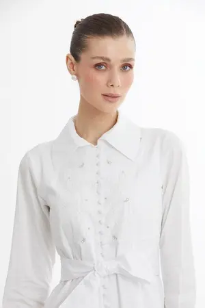 GIZIA Embroidered Detail Midi Dress