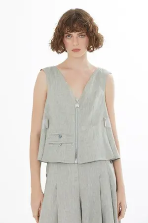GIZIA Sleeveless Pocket Linen Blouse