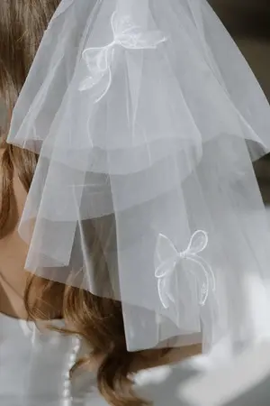 UNTAMED PETALS Tie The Knot Mini Veil