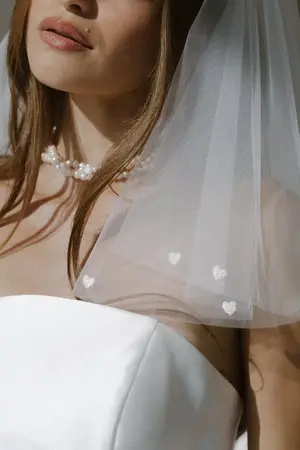 UNTAMED PETALS Lucky In Love Mini Veil