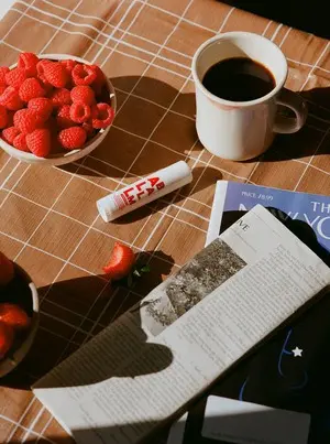 ZIZIA BOTANICALS Viper Gloss + Cherry All Balm Stick