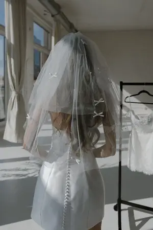 UNTAMED PETALS Last Toast Mini Veil