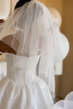 UNTAMED PETALS Last Toast Mini Veil