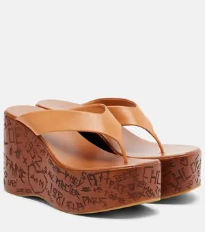 Chloé Maxime Leather Wedge Thong Sandals - Beige