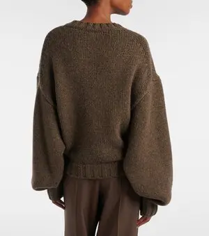 Khaite Gemma Oversized Cashmere Sweater