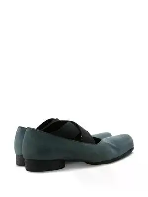 UMA WANG Cross-strap Flat Pumps