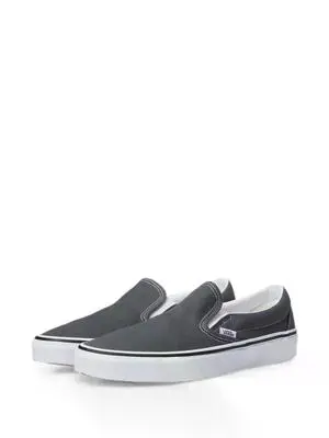VANS Classic Slip-on Sneakers