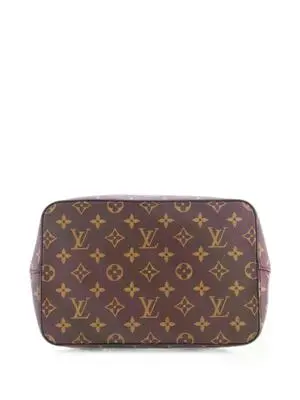 LOUIS VUITTON Monogram Canvas Mm Bucket Bag