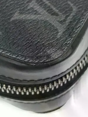 LOUIS VUITTON 2017 Eclipse Zippy Monogram Wallet