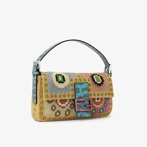 Fendi Baguette 26424 Re-edition
