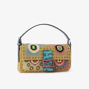Fendi Baguette 26424 Re-edition