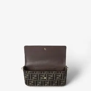 Fendi Tube Wallet On Chain