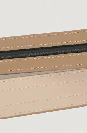 MODENAIRE Leather Belt With D Buckle And Contrast Edge Detail