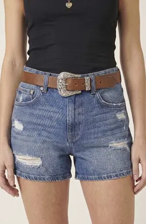 MODENAIRE Leather Belt With Engraved Buckle