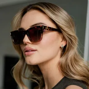 WMP EYEWEAR Dakota 53mm Cat-eye Sunglasses
