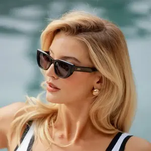 WMP EYEWEAR Evelyn Cat-eye Polarized Sunglasses - Black