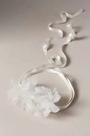 TWIGS & HONEY 3d Dahlia Silk Wrap Necklace - White