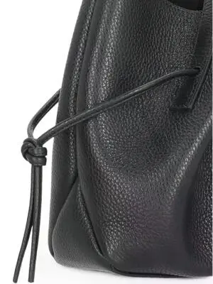 Yuzefi Scallop Shoulder Bag