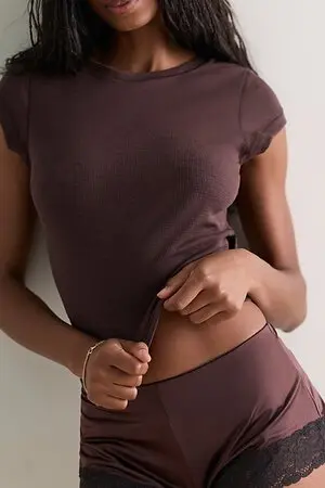 Free People Ribbed Baby Tee - Hot Fudge
