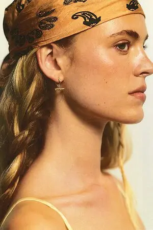 GHOST LONDON Estee Plate T-bar Charm Hoops