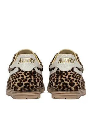 AUTRY Leopard Print Lace-up Low-top Sneakers
