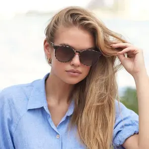 WMP EYEWEAR Aubrie 53mm Rounded Cat-eye Polarized Sunglasses - Beige Tortoise