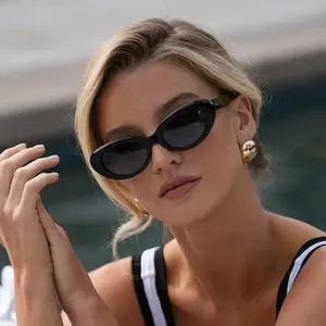 WMP EYEWEAR Marilyn 49mm Cat-eye Polarized Sunglasses - Black