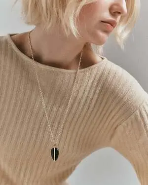 BY PARIAH Large Pebble Pendant In Onyx And Gold