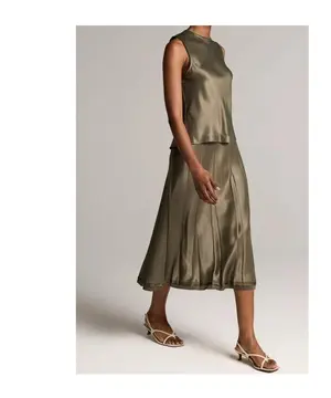 Vince Pleated-design Satin-finish Midi Skirt