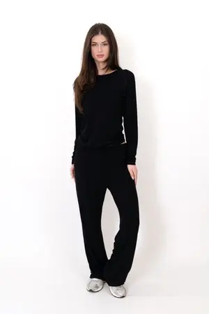 ON/OFF ESSENTIALS The Flow Pant - Black