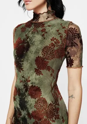 DISTURBIA Rosaleigh Short Sleeved Midaxi Dress