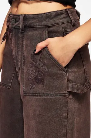 DISTURBIA Echo Embroidered Pocket Cropped Jeans
