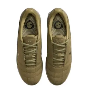 Nike Total 90 Shox Magia Sneakers