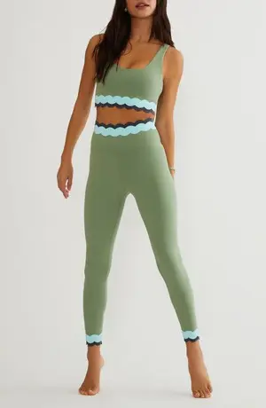 Beach Riot Marin Scalloped Sports Bra