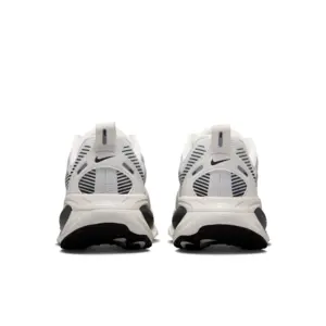 Nike Vomero 18 Road Running Shoes - White