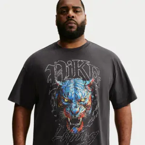 Nike T-shirt