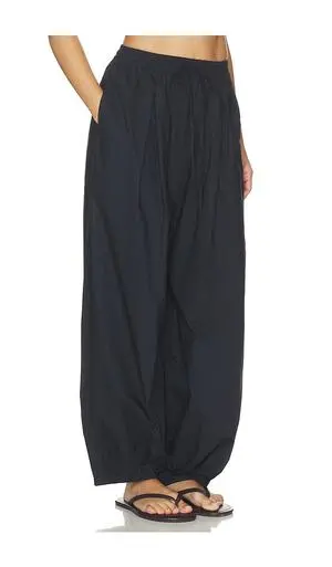 LOVERS AND FRIENDS Eliana Pant