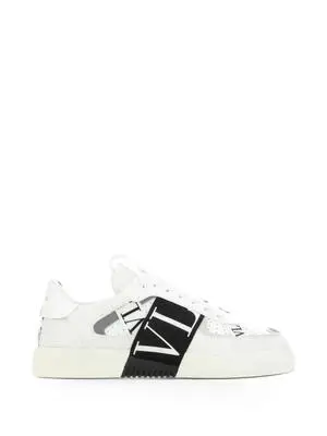 Valentino Garavani Vl7n Logo-tape Sneakers - White
