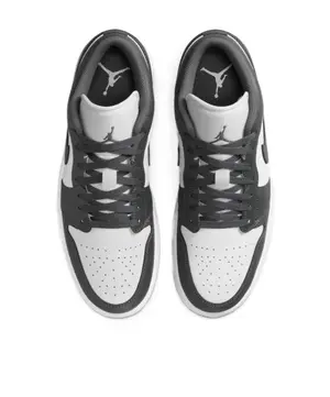 Nike Low-top Sneakers