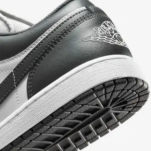 Nike Low-top Sneakers